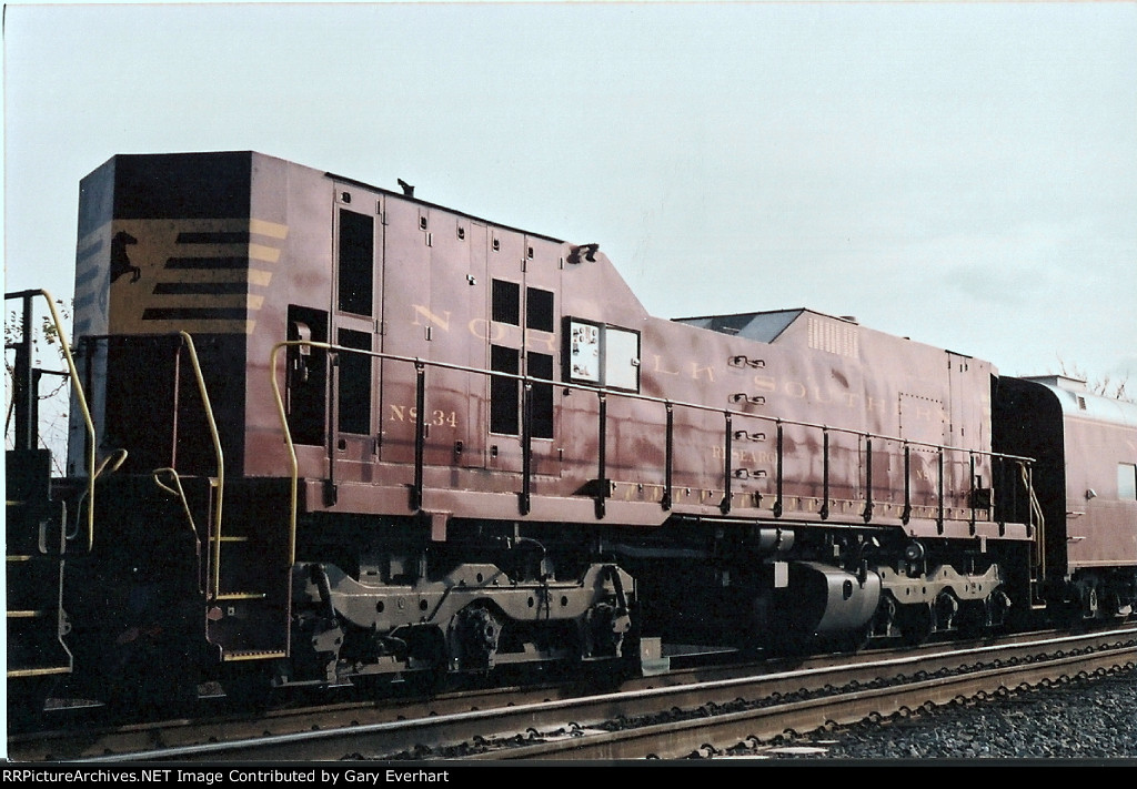 NS 34 - Norfolk Southern Track Research Car